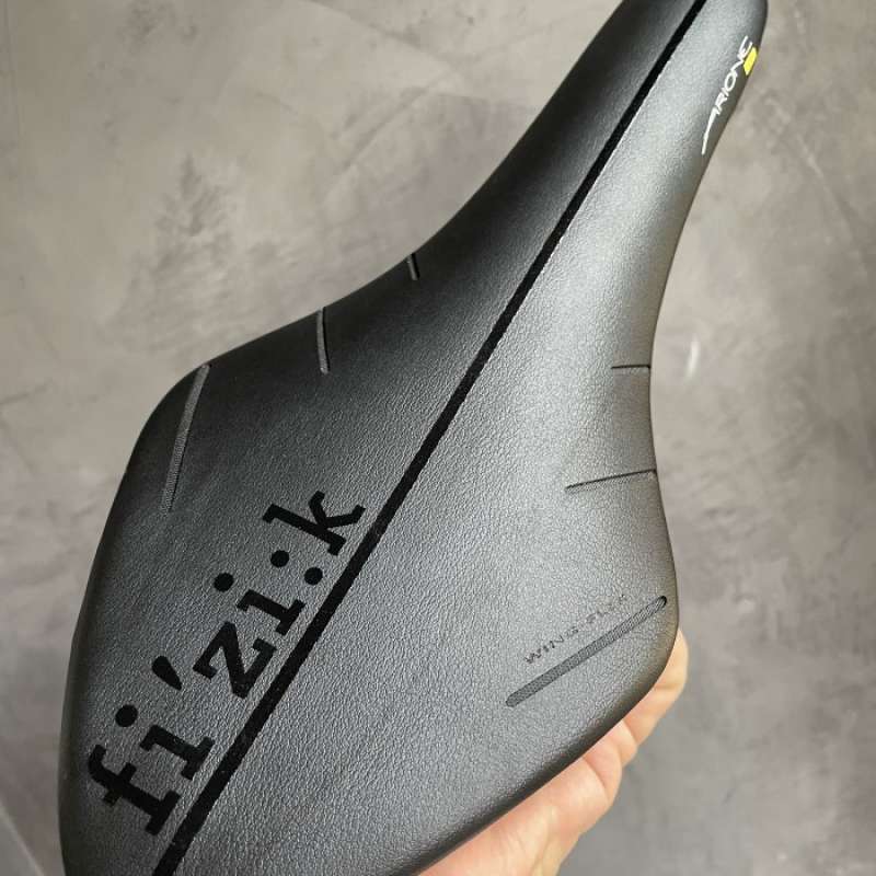 Jual Sadel Saddle Carbon Roadbike ultra light full carbon acm di Seller ...
