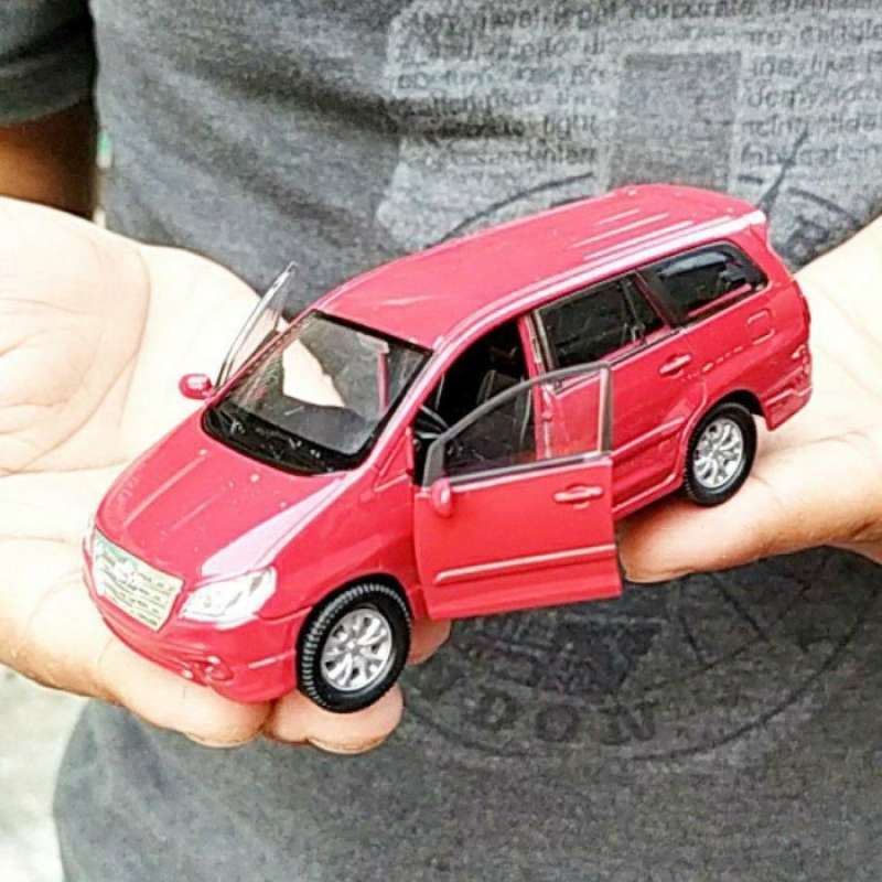 Promo Miniatur Mobil Kijang Innova 2015 Terbaru Diecast Diskon 16% di ...