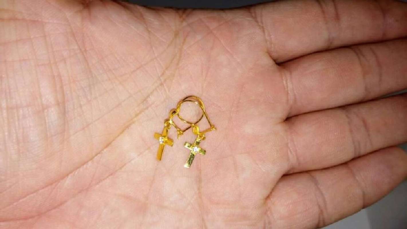 Jual Anting Anak, Anting Swarovski Model Salib Emas 18k, Gold 750 di ... Jual Anting Anak, Anting Swarovski Model Salib Emas 18k, Gold 750 di ...