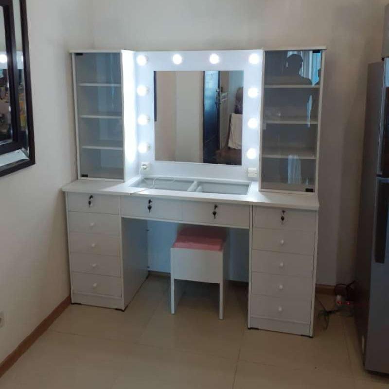 Jual Meja rias/makeup Lampu jumbo_JABODETABEK di Seller Zaidan Gallery ...