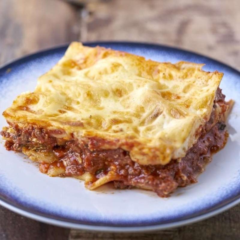 Jual Oma Elly Kitchen - Classic beef lasagna (medium) di Seller OMA ...