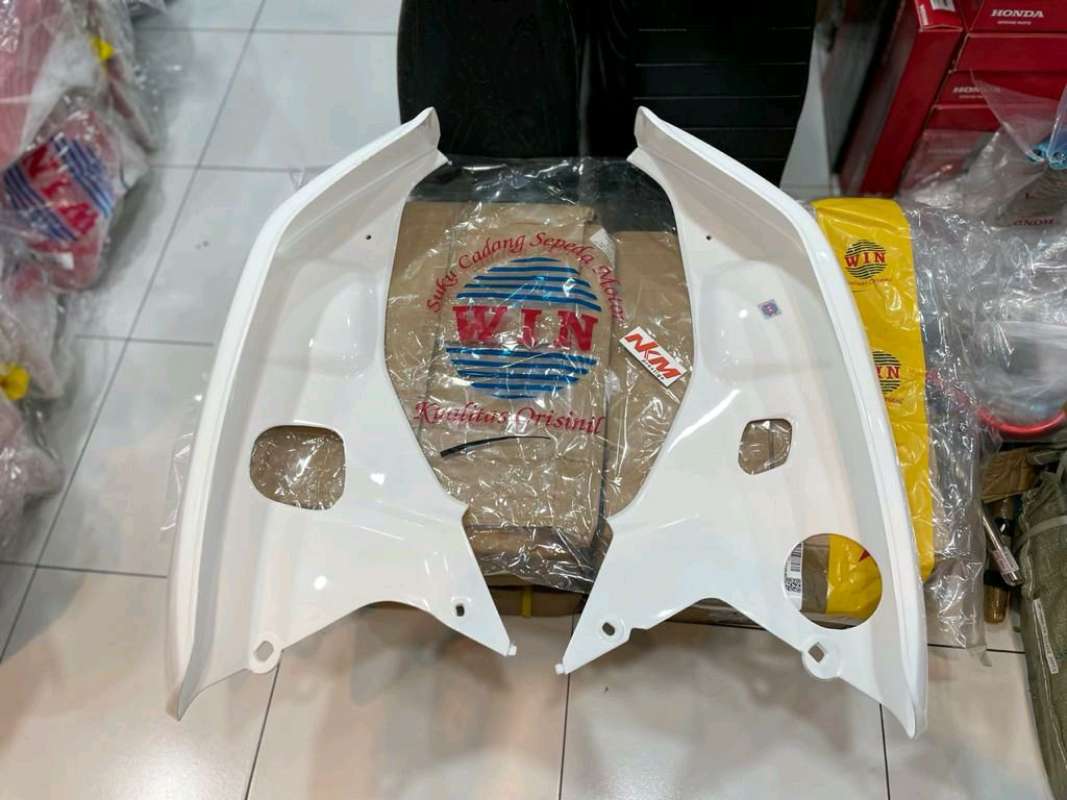 Jual Sayap Putih Tebeng Legshield Putih Honda Astrea Grand Astrea Bulus ...