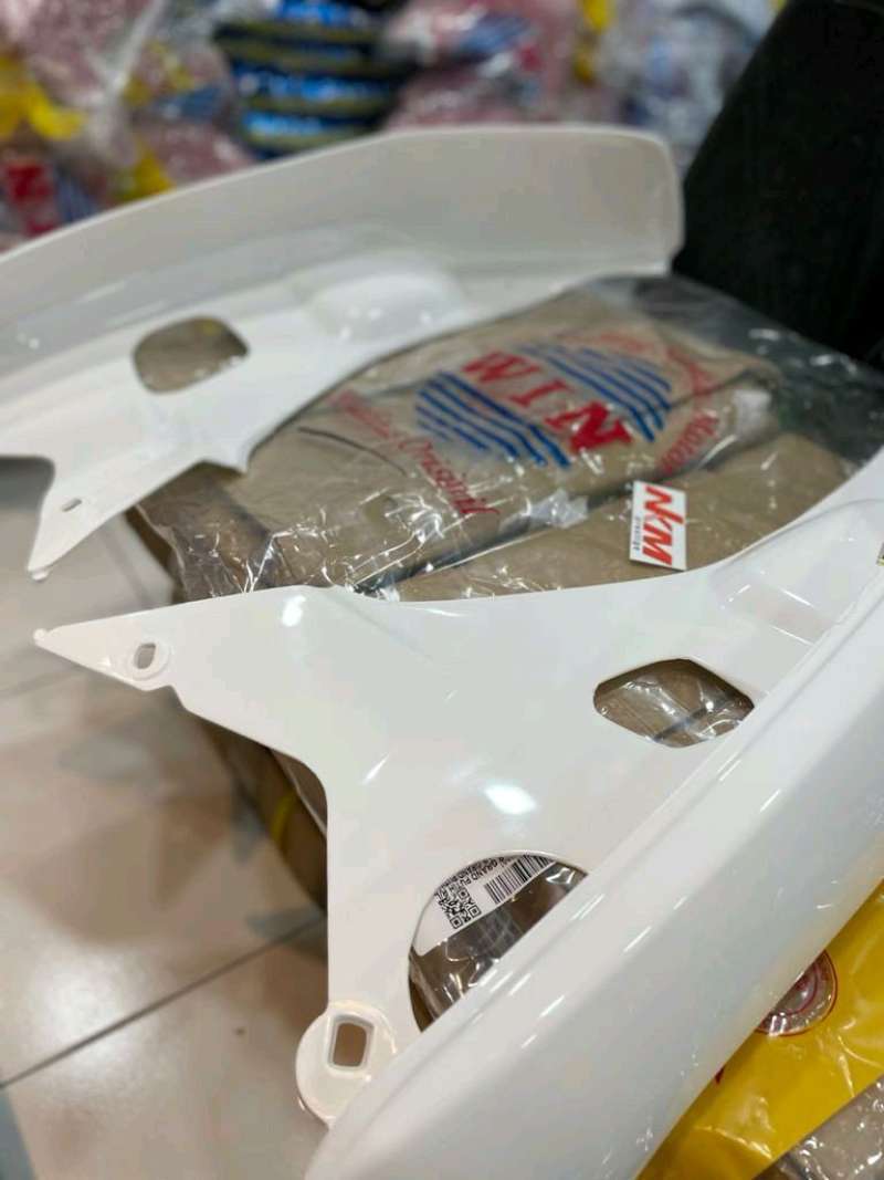 Jual Sayap Putih Tebeng Legshield Putih Honda Astrea Grand Astrea Bulus ...