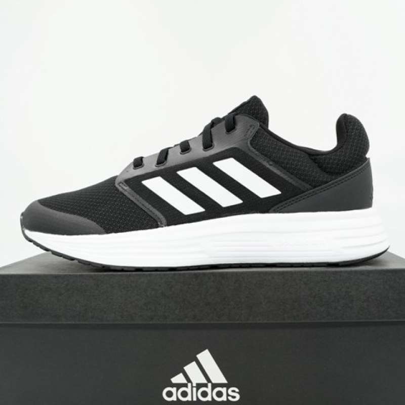 Jual Sepatu Running/Lari Adidas Galaxy 5 Core Black Original FW5717 di ...