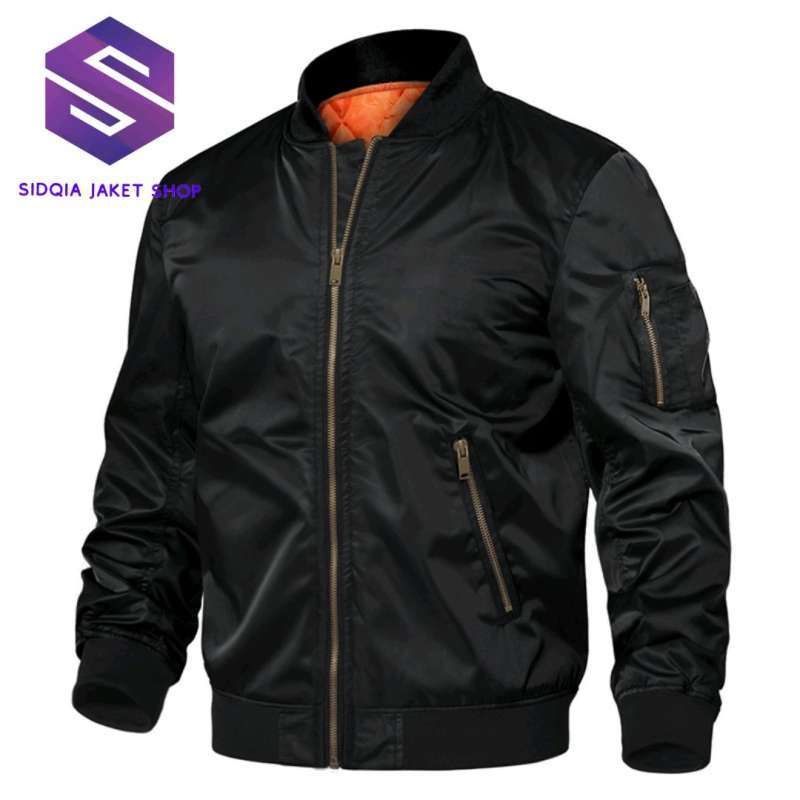Ketahui Sejarah Jaket Bomber dan Inspirasi OOTD untuk Pria dan Wanita ...