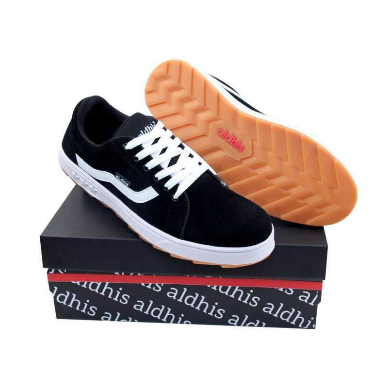 Hitam Putih Terbaru