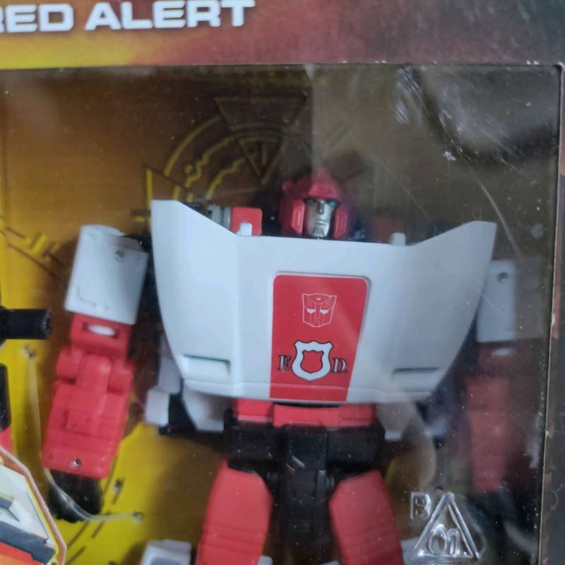 Jual Transformers Wfc Kingdom Deluxe Red Alert Exclusive Di Seller Fun ...