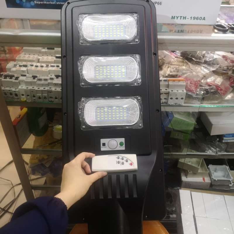 Promo Lampu Jalan Pju Led Solar Panel Surya 60W 60Watt + Remote Diskon ...