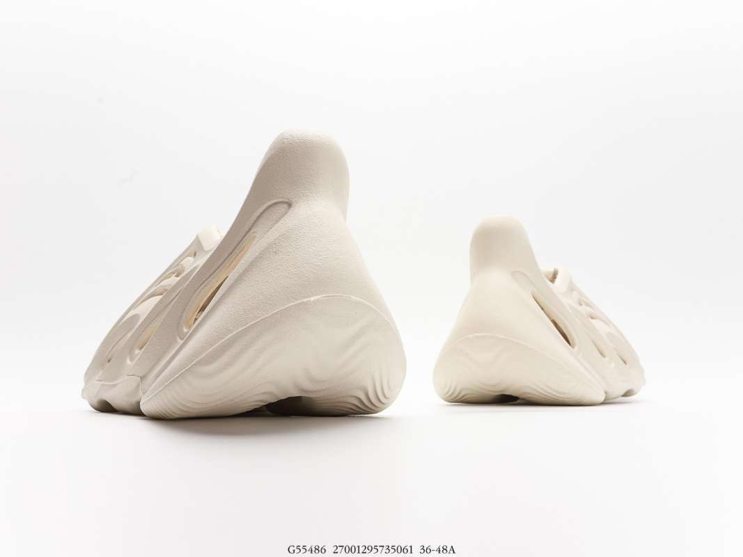 Jual Adidas Yeezy Foam Runne Lubang Sepatu Sandal01 Di Seller Yiwang ...