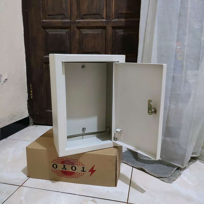 Jual kotak / box / panel listrik kosongan ukuran 20 x 30 x 12 cm di ...