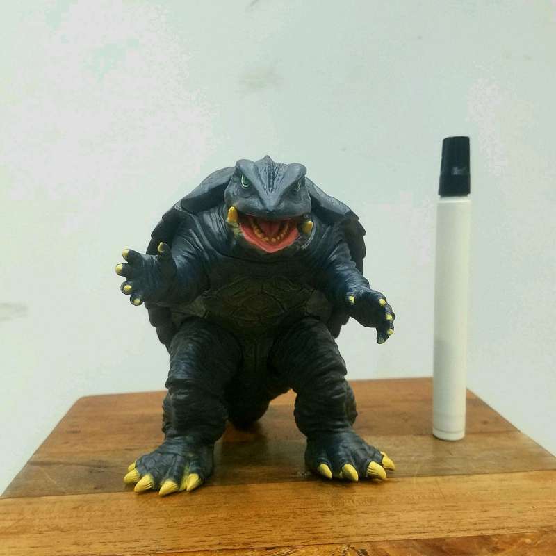 Jual mainan vinyl kaiju monster ultraman gamera tinggi sekitar 6 inch ...