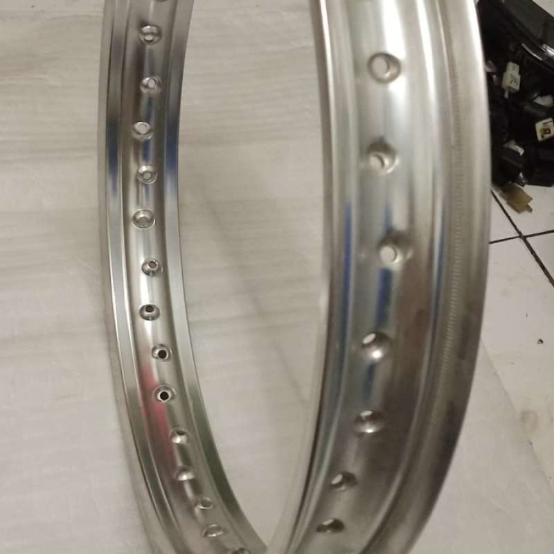Jual Velk Velg Alumunium Silver Merk Krista Ukuran 17ã—185 Di Seller ...