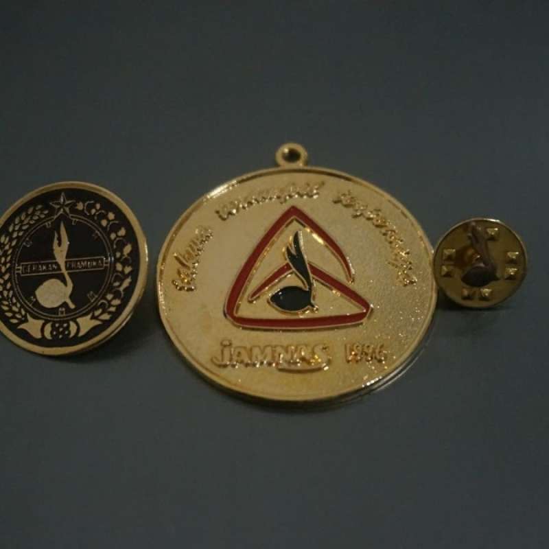 Jual Paket Pin Gerakan Pramuka & bandul medali Tiska Jambore Nasional ...