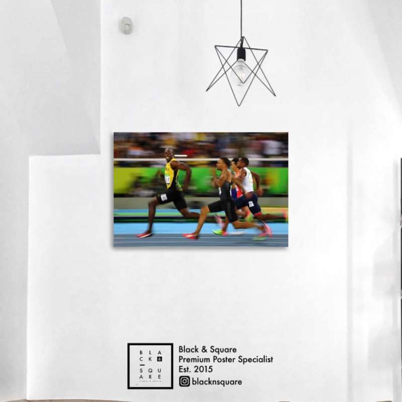 Jual Premium Poster - Usain Bolt Vs The World - Borderless Frame ...