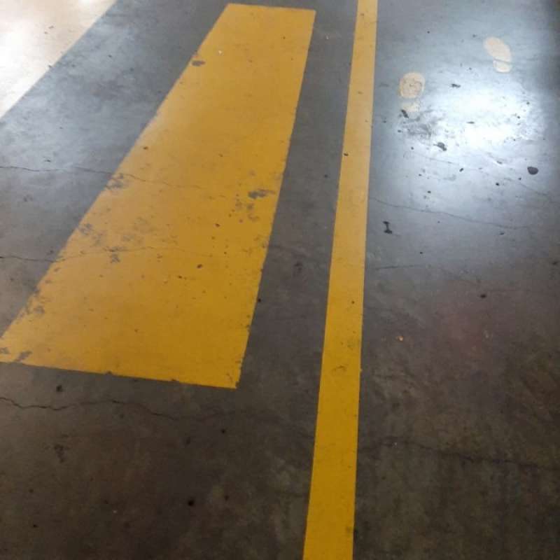 Promo Avian Road Line Paint 1kg Cat Minyak Marka Jalan Garis Parkir X ...