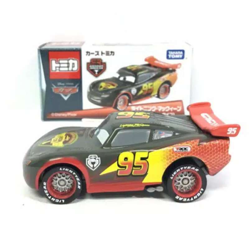 Promo Tomica Cars Lightning McQueen Carbon Racers Diskon 23% di Seller ...