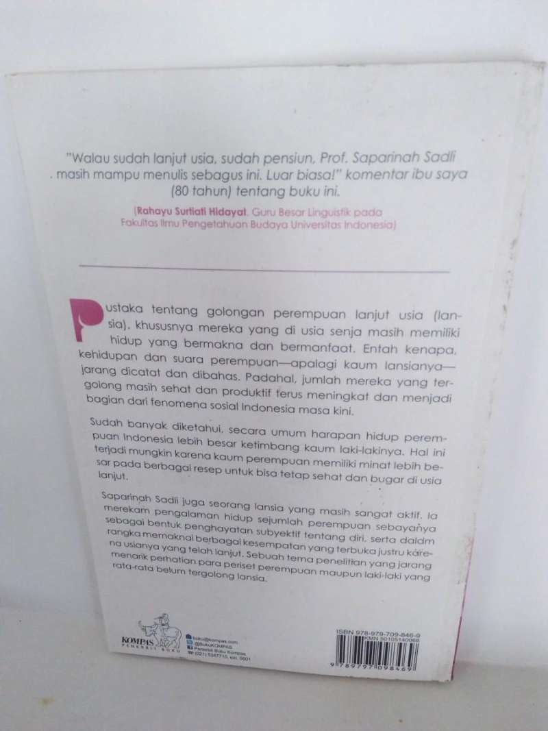 Jual BUKU Menjadi Perempuan Sehat dan Produktif di Usia Lanjut SAPARINAH di Seller TOKO BUKU ABC ...