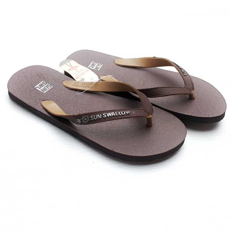 Yuk, Cari Tahu Sandal yang Cocok untuk Kaki Lebar - Blibli Friends