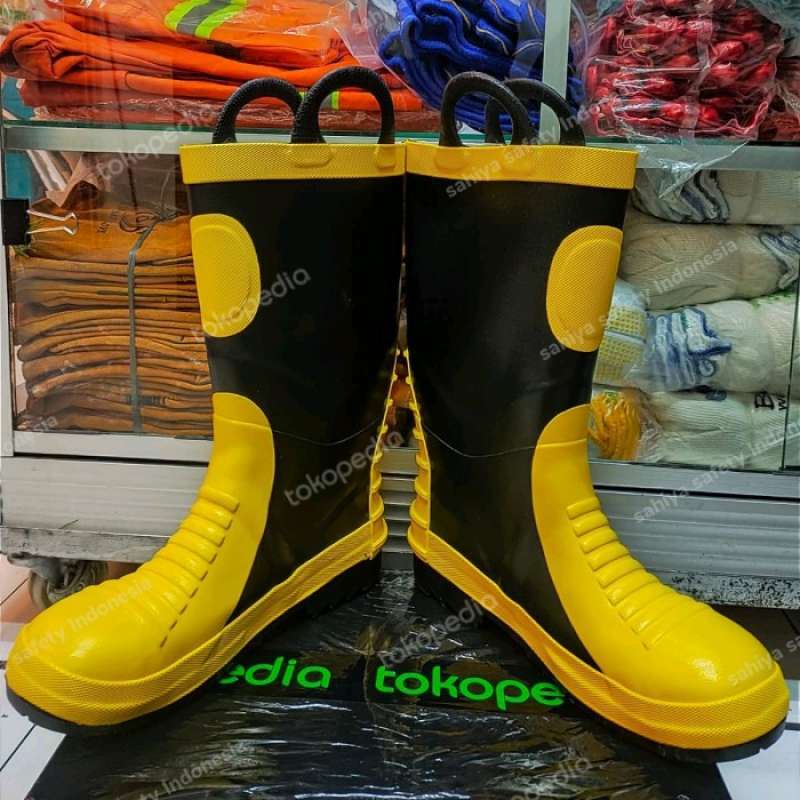 Jual Sepatu Safety Boot Pemadam Kebakaran / Safety Boots Pemadam Api Di ...