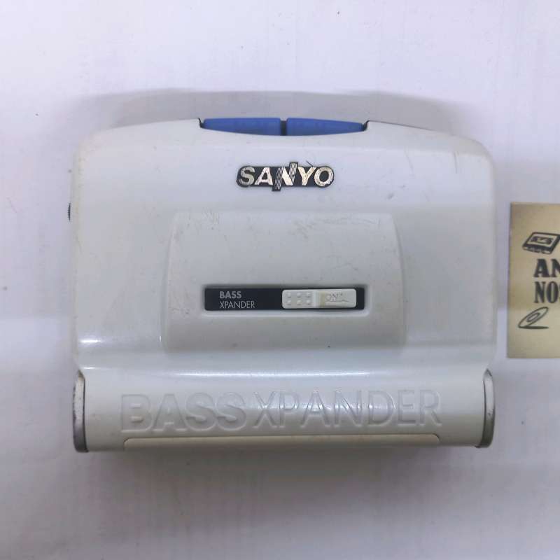 Jual walkman Sanyo VIP-X11 tape player kaset pita mini portable di ...