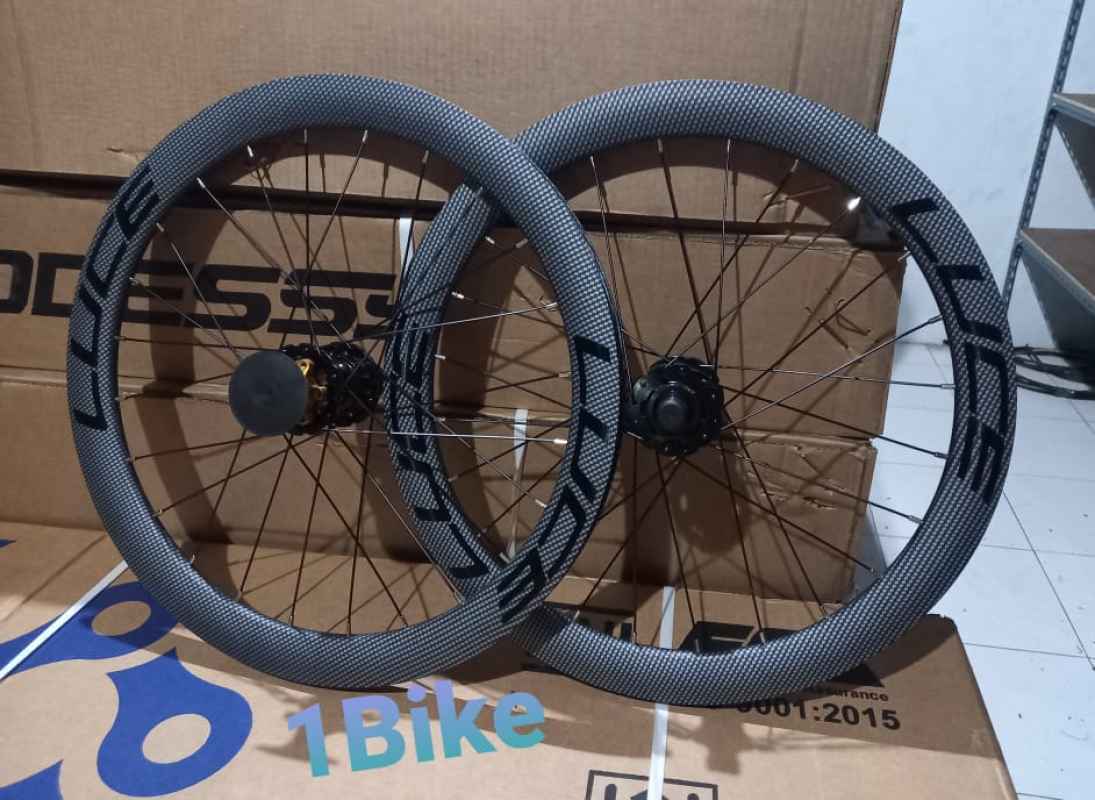 Luce carbon wheelset online