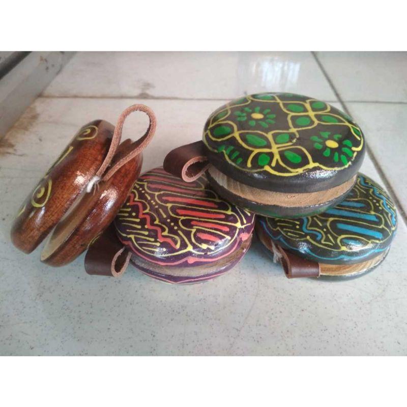 Jual Mainan Yoyo Kayu - batik di Seller TOSERBA JOGJA - Pandeyan, Kota ...