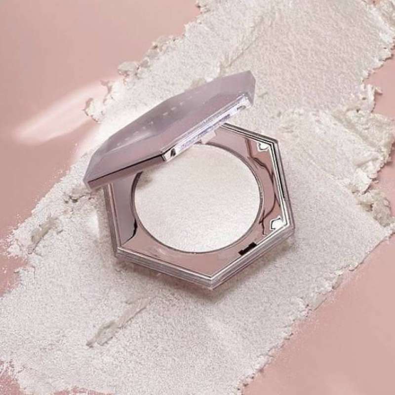 Jual Fenty Beauty Diamond Bomb Highlighter di Seller HUWAbeaute ...