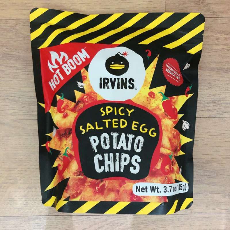 Jual irvins spicy salted egg potato chips hot boom 105g di Seller The ...
