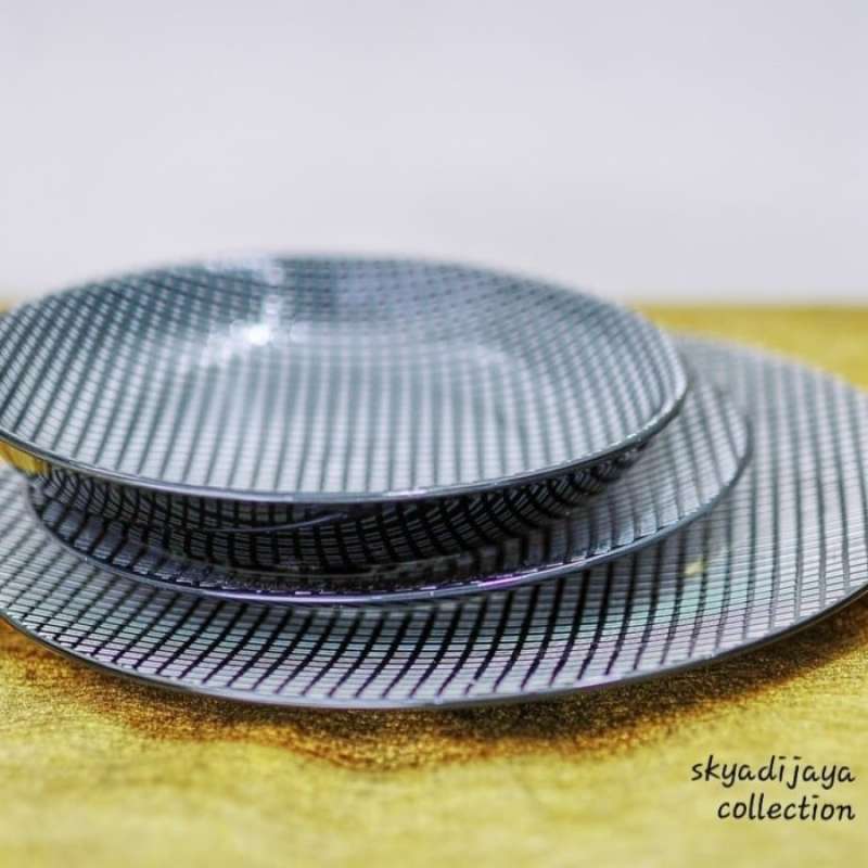 Jual piring set mangkok hitam putih di Seller skyadijaya_collection ...