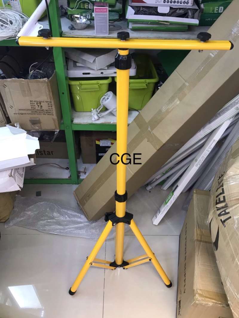 Jual ORIGINAL Tripod lampu sorot / standing lampu sorot / tripod lampu ... Jual ORIGINAL Tripod lampu sorot / standing lampu sorot / tripod lampu ...