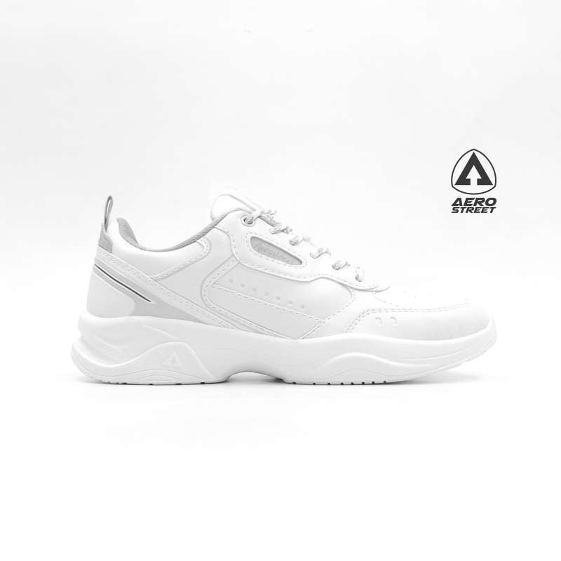 Outfit Pria Sepatu Putih yang Bikin Tambah Ganteng - Blibli Friends