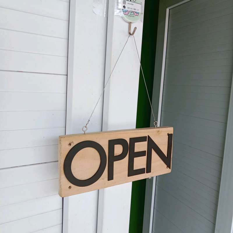 Jual Sign OPEN Akrilik Timbul Kayu Tulisan OPEN Toko Cafe Usaha Penanda ...