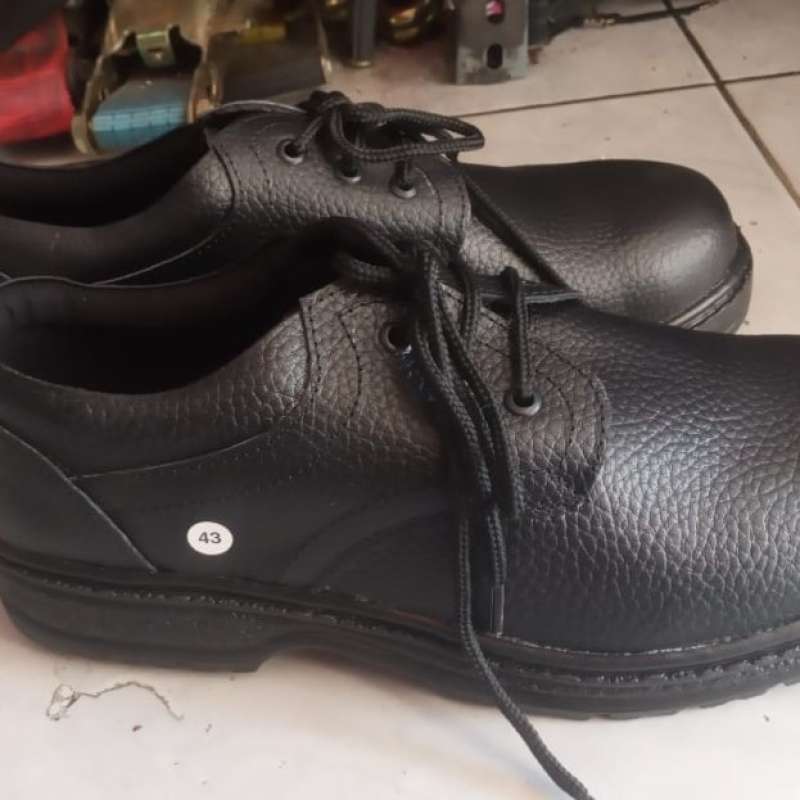 Promo Sepatu tali safety berbahan kulit Diskon 15% di Seller Hattiee ...