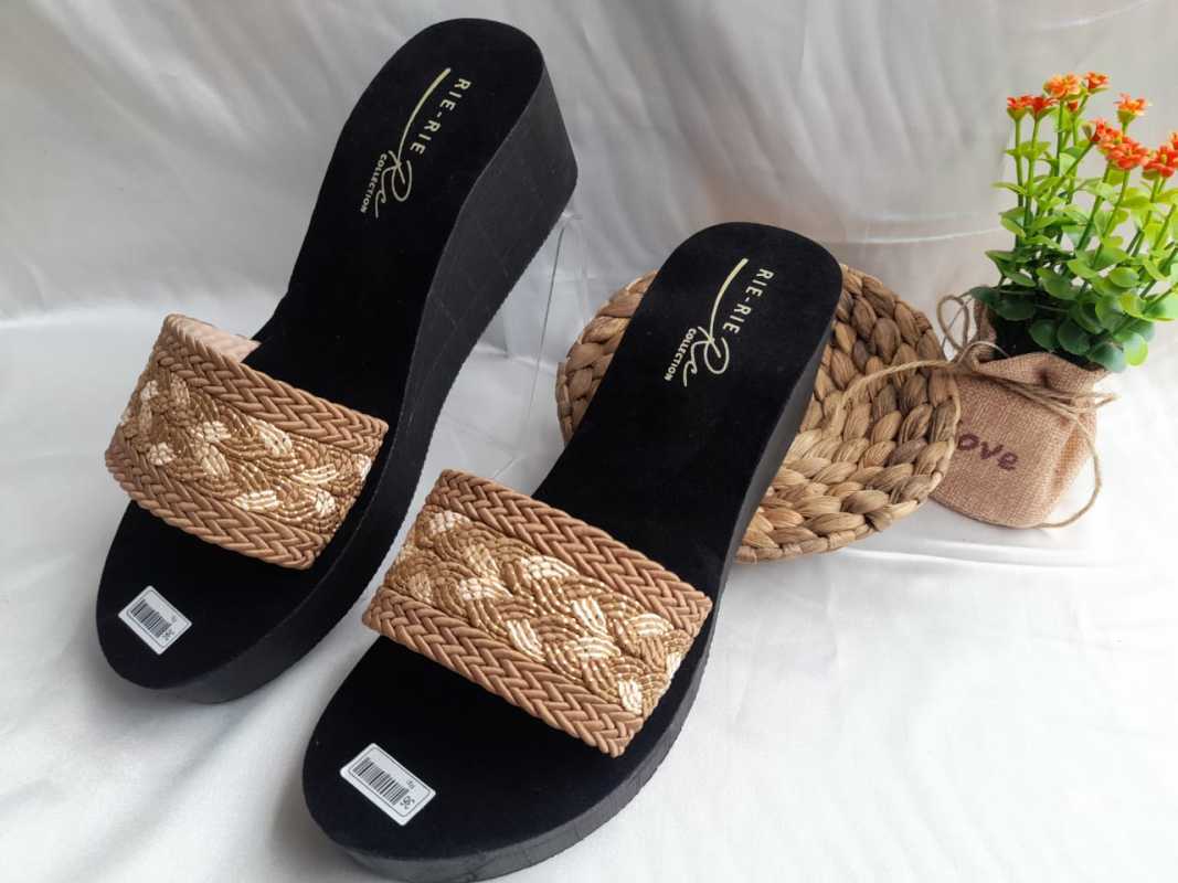 Sandal Wedges Terbaru 2022