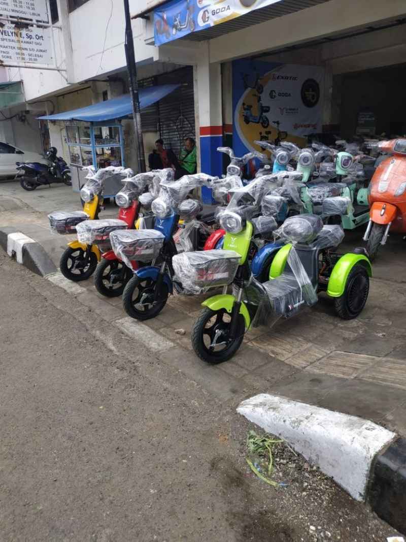 Jual Sepeda Listrik Uwinfly Romeo Roda 3 Original Terbaru - Harga Promo ...