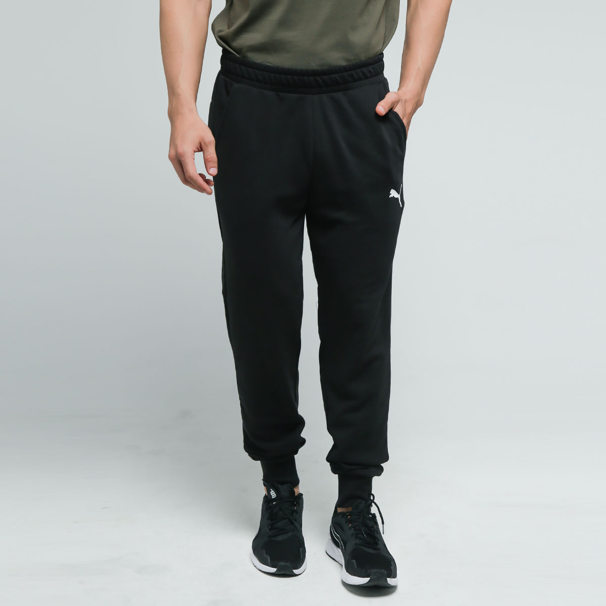 Jual PUMA Men Training Essential Logo Pants [586716 51] - Black S di ...