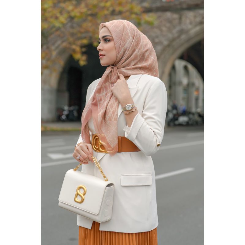 Jual Buttonscarves Louvre Extended Square - Mahogany Rose Di Seller ...