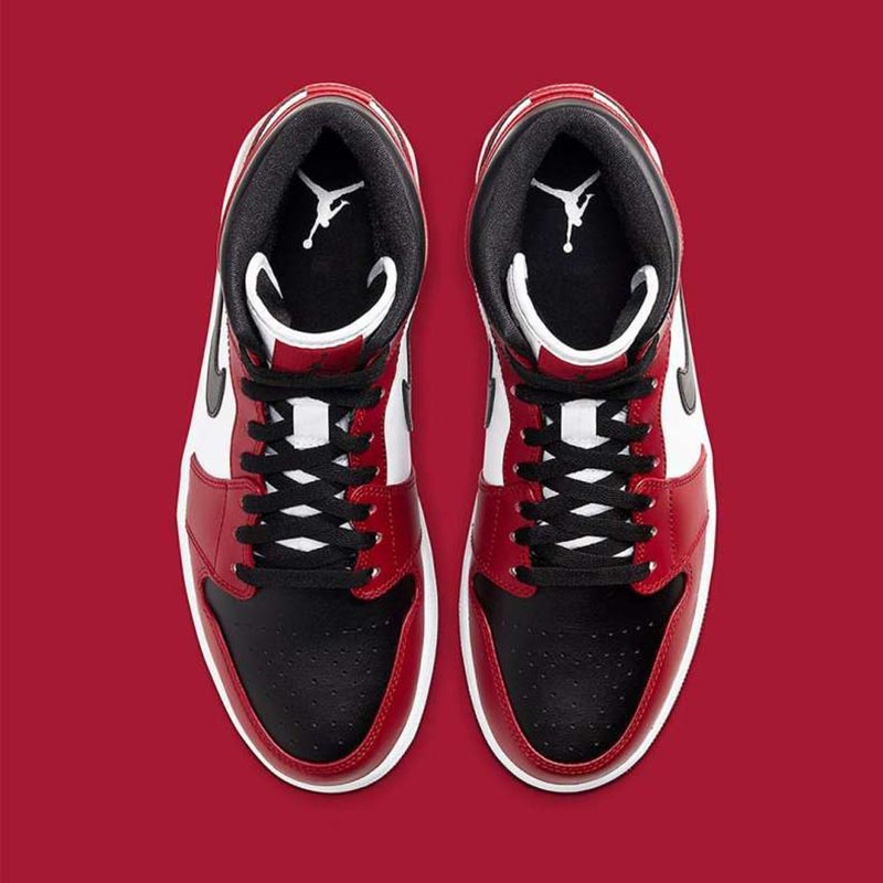 Jual Nike Air Jordan 1 Mid Chicago Black Toe Sepatu Sneakers Pria -red ...