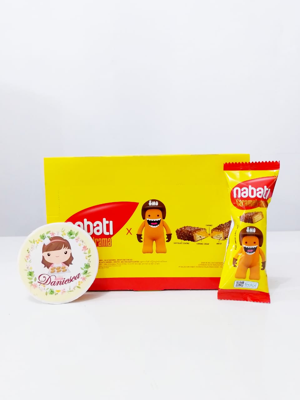 Jual sekotak biskuit coklat wafer produk NABATI RICHEESE RICHOCO ROLLS ...