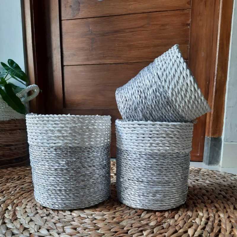 Jual Keranjang Anyaman Tali Ravia Silver dan Putih. di Seller ...