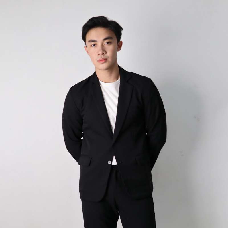 15 Rekomendasi Blazer Pria yang Bisa Bikin Penampilan Anda Makin Elegan ...