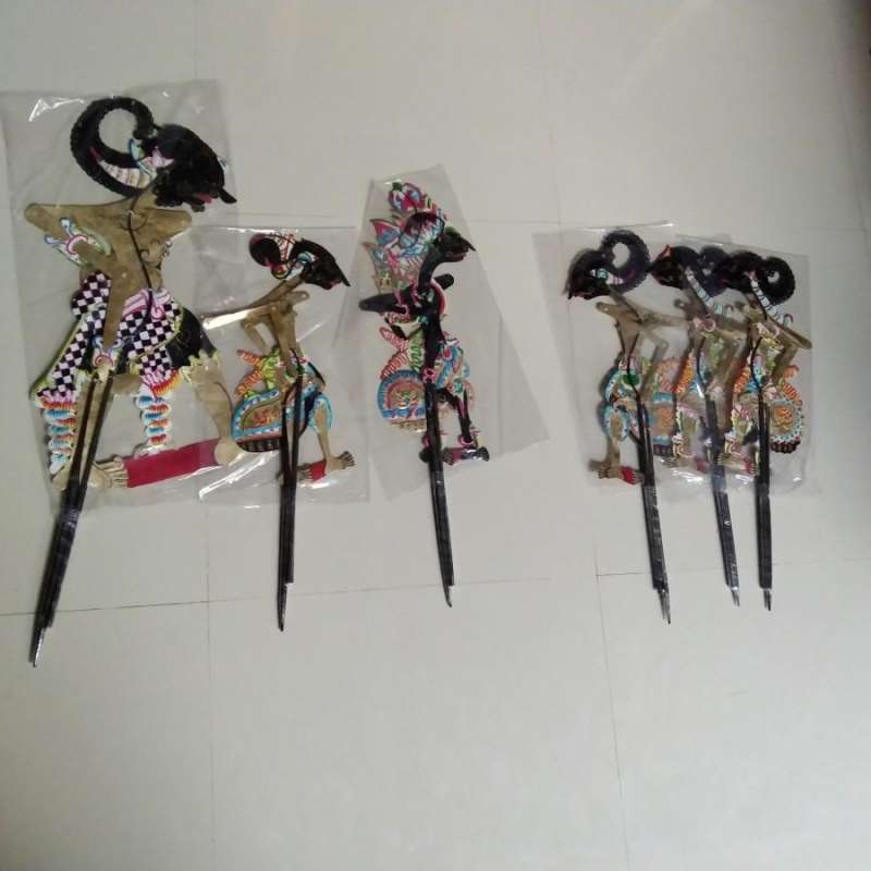 Jual Satu Set Wayang Kulit Pandawa Lima Dan Kresna Di Seller Manunggal ...