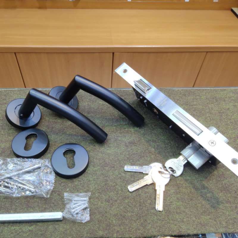 Jual handle pintu set bulat hitam di Seller Holica Store - Kalibata ...
