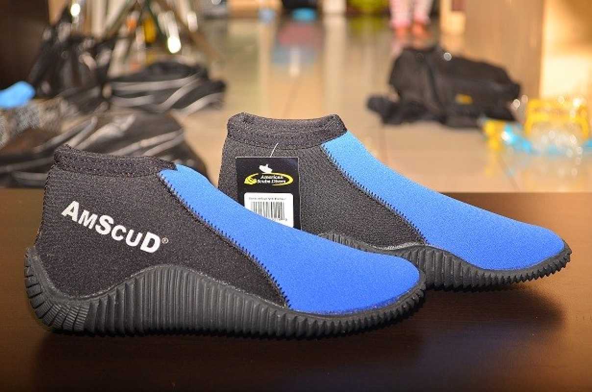 Jual sepatu bahan karet merk american scuba untuk dipantai,karang ...