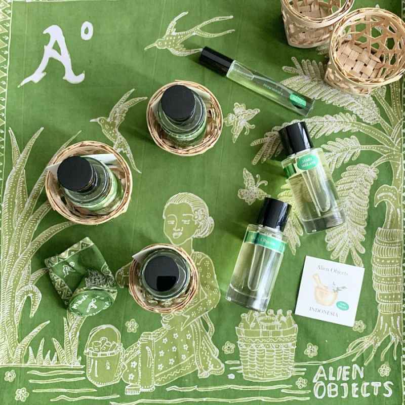 Promo Alien Objects - Jamu Melati INDONESIA Edisi 2022 - 50ml Diskon 33 ...