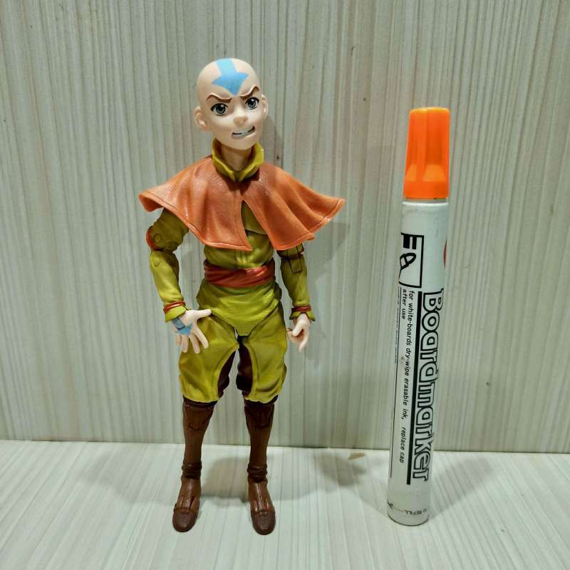 Jual mainan figure avatar the last air bender white eyes dc multiverse ...