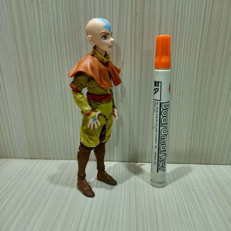 Jual mainan figure avatar the last air bender white eyes dc multiverse ...