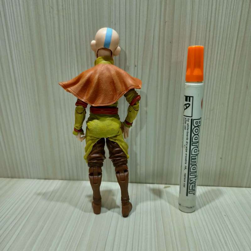 Jual mainan figure avatar the last air bender white eyes dc multiverse ...