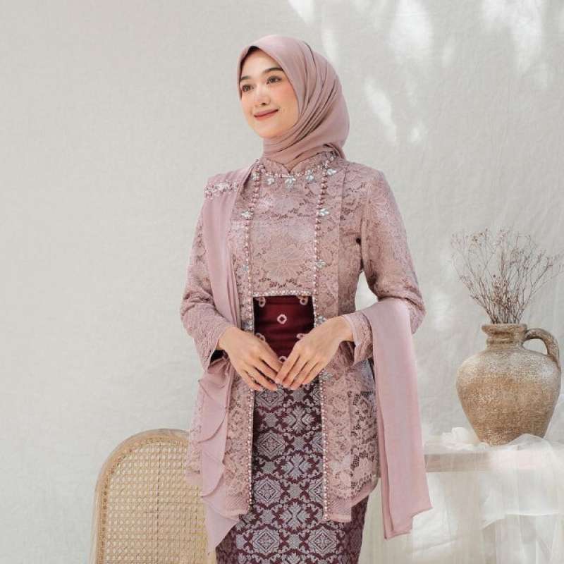 Promo Set Kebaya Kutu Baru Wisuda Modern Kebaya Set Tunik Lamaran Tunangan Batik Baju Couple ...