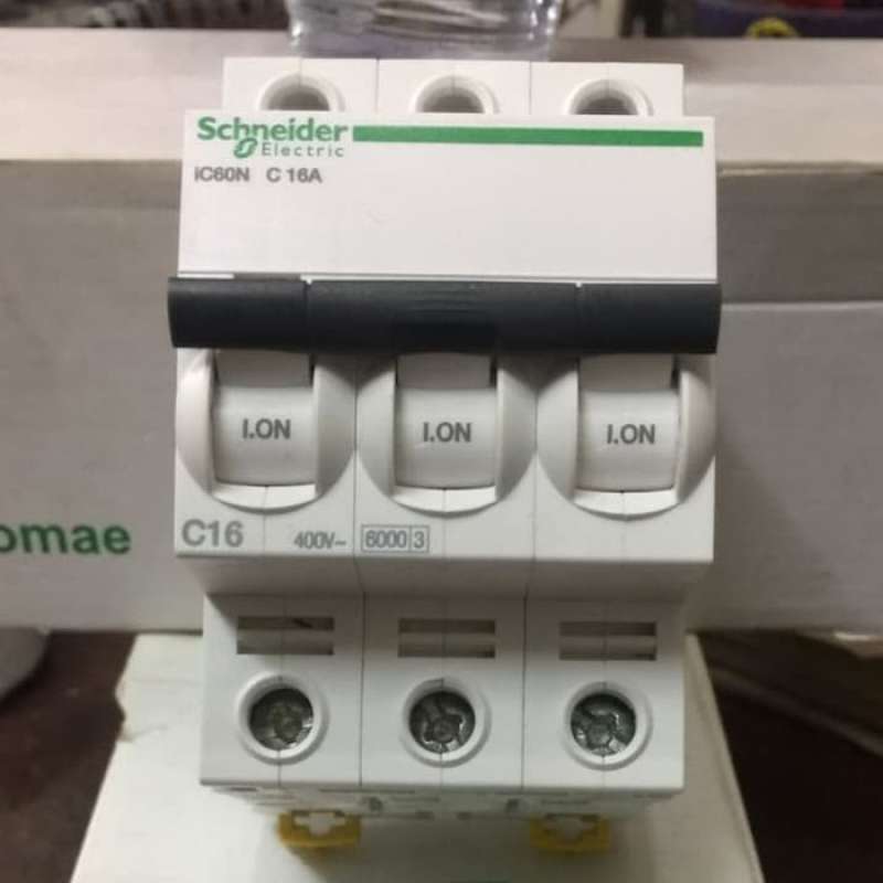 Promo Schneider MCB iC60N 3P 16A A9F74316 3phase 16 a 3 p 3 phase Diskon 23% di Seller Rhmd ...